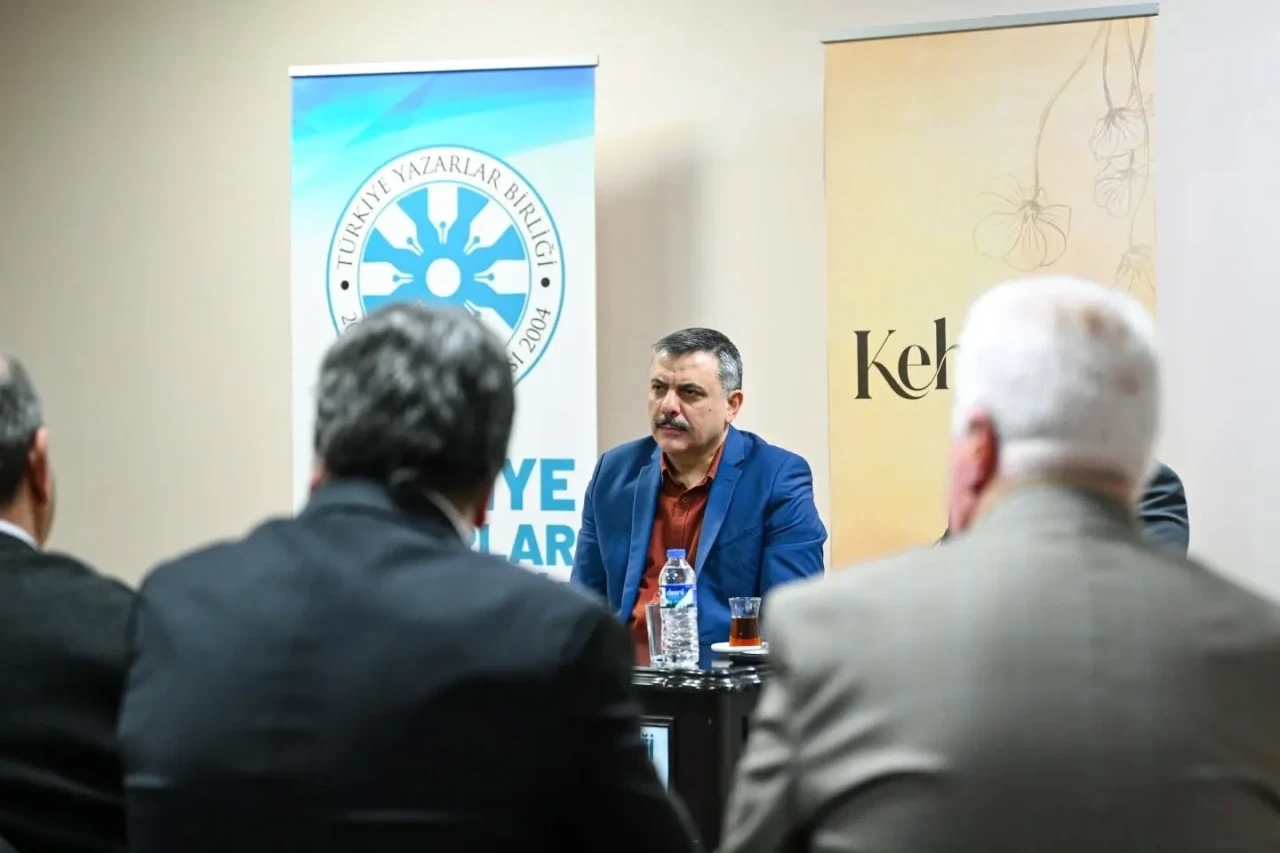 Vali Mustafa Çiftçi, TYB Erzurum Şubesi'ni ziyaret ederek kültürel ...